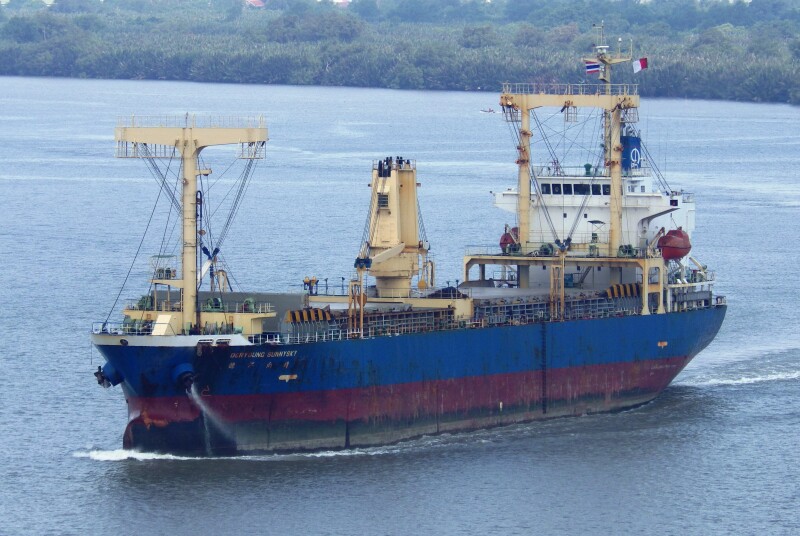 Cấp cứu khẩn cấp thuyền viên Philippines gặp nạn trong dịp Tết Nguyên đán