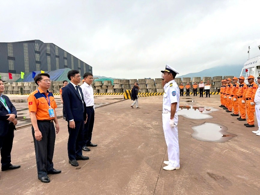 Điều động tàu SAR 631 ứng trực tại Vũng Áng: Sẵn sàng cứu nạn, chủ động ...